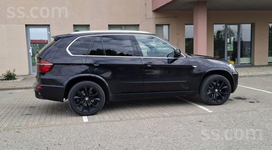 Melns BMW X5 2008 Jelgava, ar dzinēja tilpumu 3.00 L un nobraukumu 300 tūkst. km par 10400 €, foto 4 vietnē AUTOMOTO.COM.LV