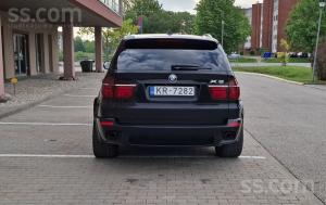 Melns BMW X5 2008 Jelgava, ar dzinēja tilpumu 3.00 L un nobraukumu 300 tūkst. km par 10400 €, foto 5 vietnē AUTOMOTO.COM.LV