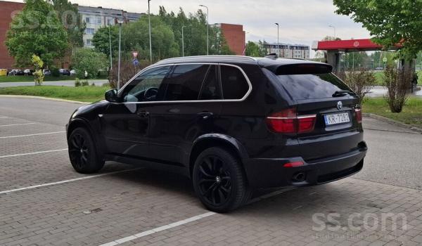 Черный БМВ Х5 2008 в Елгава, объемом двигателя 3.00 л и пробегом 300 тыс. км за 10400 €, фото 5 на AUTOMOTO.COM.LV