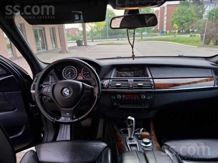Melns BMW X5 2008 Jelgava, ar dzinēja tilpumu 3.00 L un nobraukumu 300 tūkst. km par 10400 €, foto 11 vietnē AUTOMOTO.COM.LV