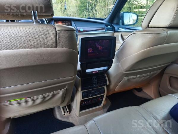 Black BMW X5 2008 in Riga, with an engine capacity of 3.00 L and mileage of 375 thousand km for 8400 €, photo 6 on AUTOMOTO.COM.LV