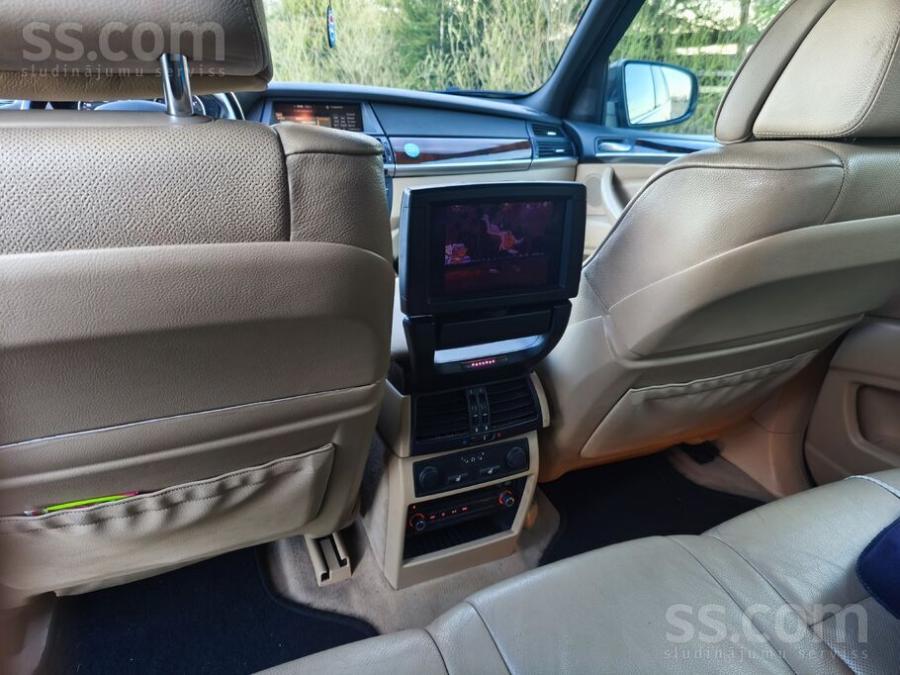 Melns BMW X5 2008 Rīga, ar dzinēja tilpumu 3.00 L un nobraukumu 375 tūkst. km par 8400 €, foto 7 vietnē AUTOMOTO.COM.LV