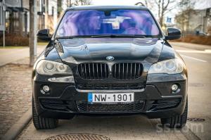 Black BMW X5 2008 in Riga, with an engine capacity of 3.00 L and mileage of 0 thousand km for 6990 €, photo 3 on AUTOMOTO.COM.LV