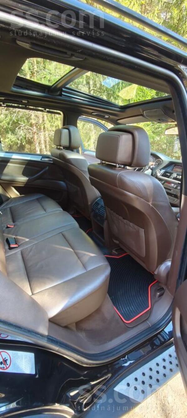Black BMW X5 2008 in Rezekne, with an engine capacity of 3.00 L and mileage of 245 thousand km for 8900 €, photo 7 on AUTOMOTO.COM.LV