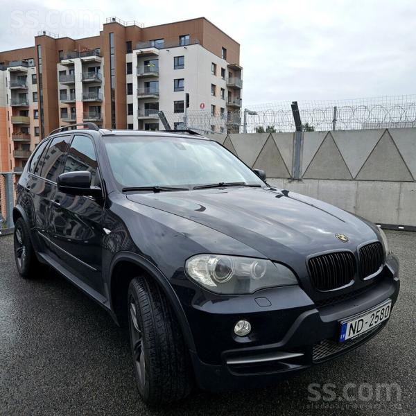 Melns BMW X5 2008 Rīga, ar dzinēja tilpumu 3.00 L un nobraukumu 327 tūkst. km par 7900 €, foto 1 vietnē AUTOMOTO.COM.LV