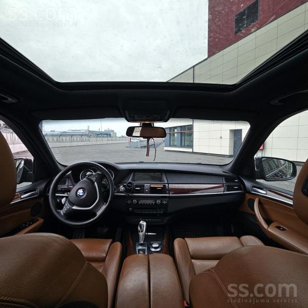 Melns BMW X5 2008 Rīga, ar dzinēja tilpumu 3.00 L un nobraukumu 327 tūkst. km par 7900 €, foto 9 vietnē AUTOMOTO.COM.LV