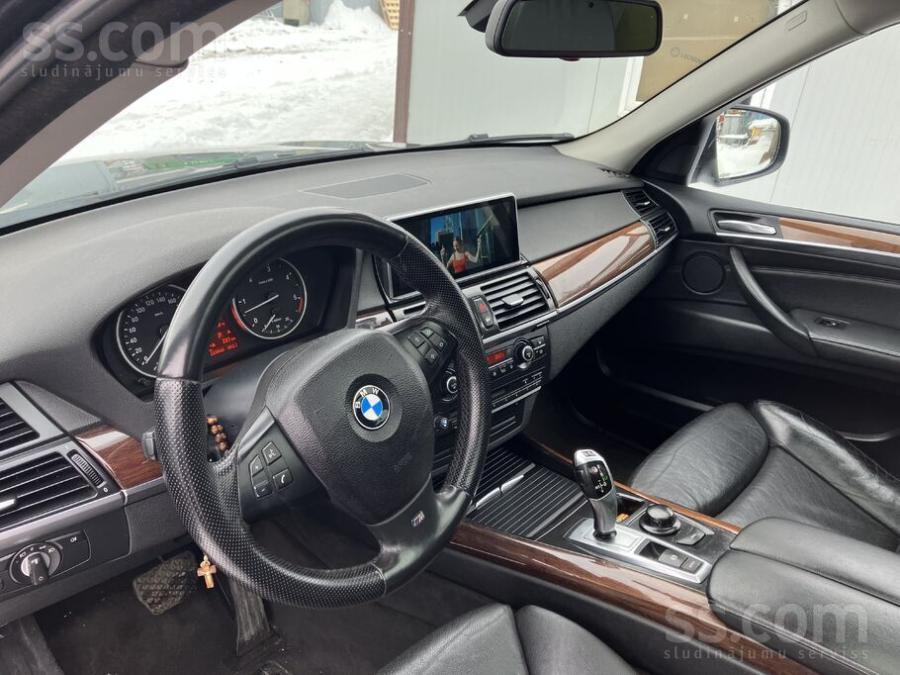 Melns BMW X5 2008 Rīga, ar dzinēja tilpumu 3.00 L un nobraukumu 230 tūkst. km par 9300 €, foto 14 vietnē AUTOMOTO.COM.LV