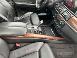 Melns BMW X5 2008 Rīga, ar dzinēja tilpumu 3.00 L un nobraukumu 230 tūkst. km par 9300 €, foto 21 vietnē AUTOMOTO.COM.LV