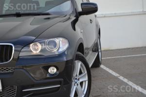 Melns BMW X5 2008 Rīga, ar dzinēja tilpumu 3.00 L un nobraukumu 330 tūkst. km par 8950 €, foto 31 vietnē AUTOMOTO.COM.LV