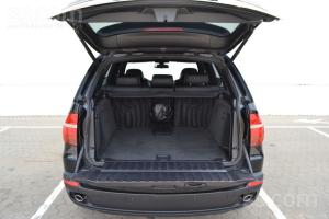 Melns BMW X5 2008 Rīga, ar dzinēja tilpumu 3.00 L un nobraukumu 330 tūkst. km par 8950 €, foto 32 vietnē AUTOMOTO.COM.LV