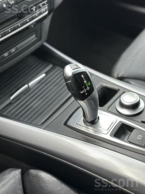Melns BMW X5 2008 Rīga, ar dzinēja tilpumu 3.00 L un nobraukumu 321 tūkst. km par 11000 €, foto 25 vietnē AUTOMOTO.COM.LV