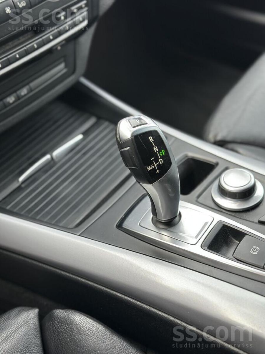 Melns BMW X5 2008 Rīga, ar dzinēja tilpumu 3.00 L un nobraukumu 321 tūkst. km par 11000 €, foto 25 vietnē AUTOMOTO.COM.LV