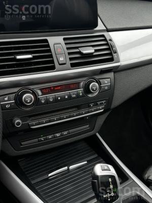 Melns BMW X5 2008 Rīga, ar dzinēja tilpumu 3.00 L un nobraukumu 321 tūkst. km par 11000 €, foto 31 vietnē AUTOMOTO.COM.LV
