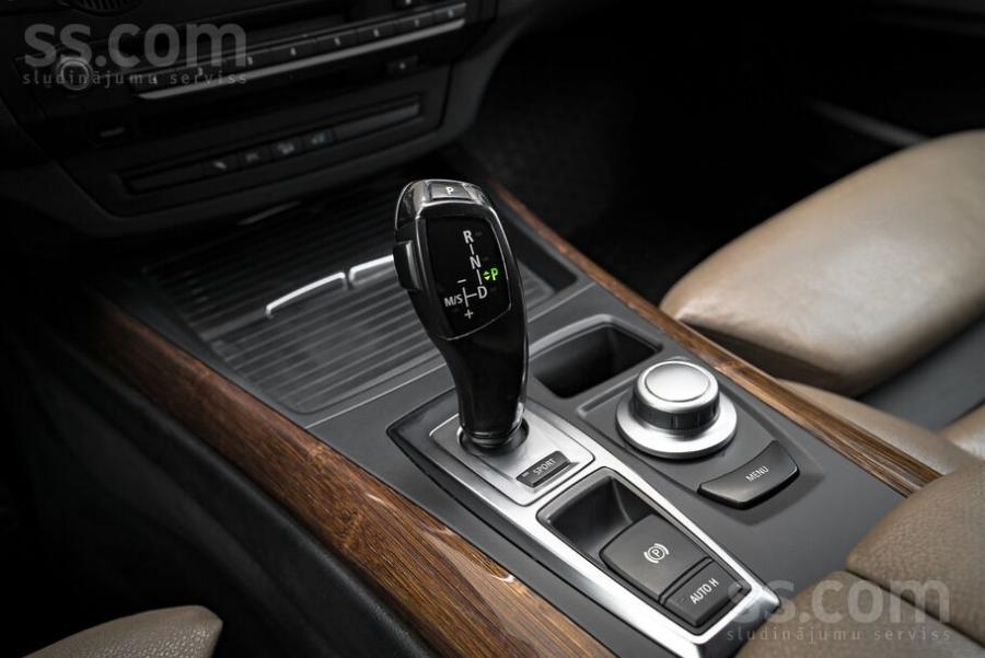 Melns BMW X5 2008 Rīga, ar dzinēja tilpumu 3.00 L un nobraukumu 352 tūkst. km par 7500 €, foto 21 vietnē AUTOMOTO.COM.LV