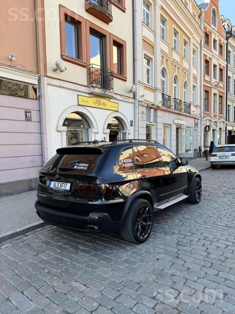 Melns BMW X5 2008 Rīga, ar dzinēja tilpumu 4.80 L un nobraukumu 345 tūkst. km par 9000 €, foto 1 vietnē AUTOMOTO.COM.LV