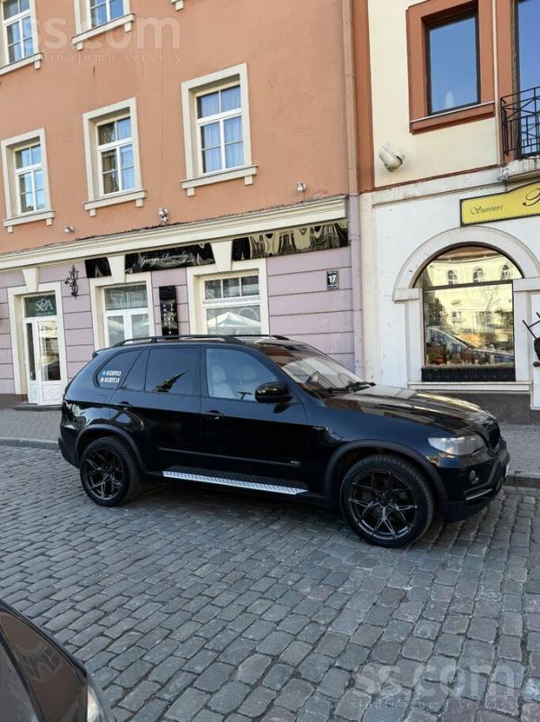 Melns BMW X5 2008 Rīga, ar dzinēja tilpumu 4.80 L un nobraukumu 345 tūkst. km par 9000 €, foto 5 vietnē AUTOMOTO.COM.LV