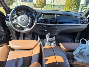 Black BMW X5 2008 in Riga, with an engine capacity of 3.00 L and mileage of 280 thousand km for 10700 €, photo 9 on AUTOMOTO.COM.LV
