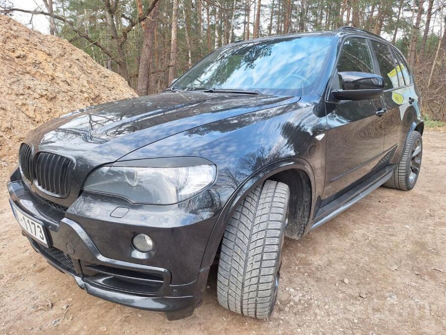 Black BMW X5 2008 in Riga, with an engine capacity of 3.00 L and mileage of 280 thousand km for 10700 €, photo 12 on AUTOMOTO.COM.LV