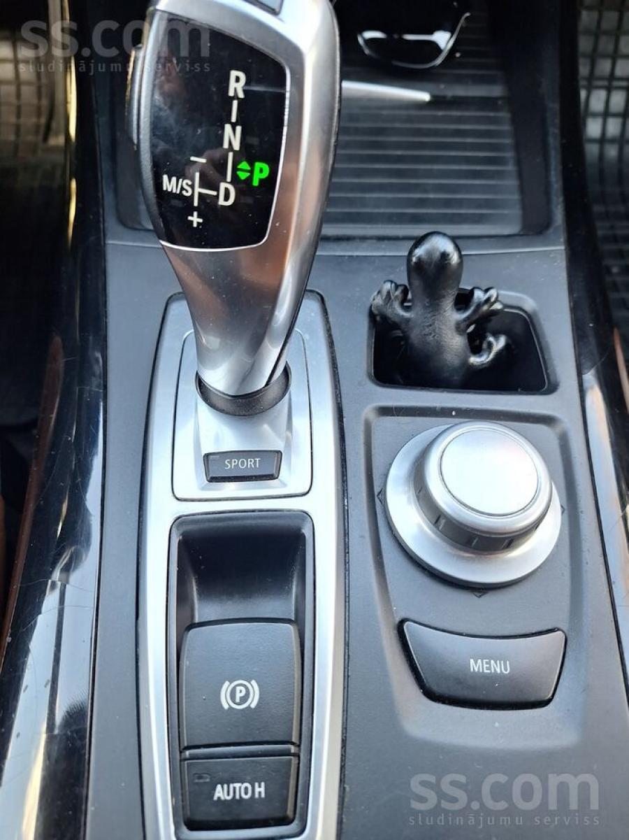 Black BMW X5 2008 in Riga, with an engine capacity of 3.00 L and mileage of 280 thousand km for 10700 €, photo 14 on AUTOMOTO.COM.LV