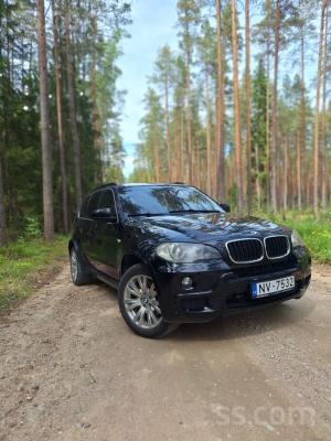 Black BMW X5 2008 in Valmiera, with an engine capacity of 3.00 L and mileage of 282 thousand km for 8499 €, photo  on AUTOMOTO.COM.LV