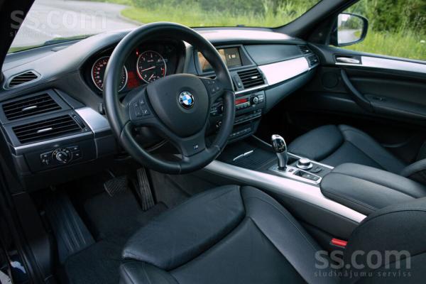 Black BMW X5 2008 in Jelgava, with an engine capacity of 3.00 L and mileage of 269 thousand km for 13200 €, photo 7 on AUTOMOTO.COM.LV