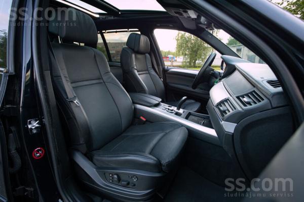 Black BMW X5 2008 in Jelgava, with an engine capacity of 3.00 L and mileage of 269 thousand km for 13200 €, photo 10 on AUTOMOTO.COM.LV
