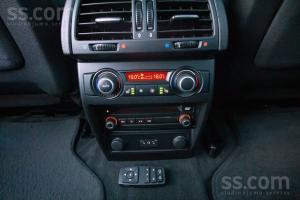 Melns BMW X5 2008 Jelgava, ar dzinēja tilpumu 3.00 L un nobraukumu 269 tūkst. km par 13200 €, foto 17 vietnē AUTOMOTO.COM.LV