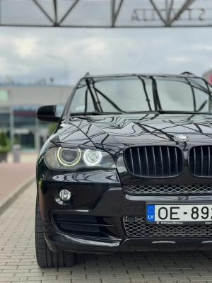 Black BMW X5 2008 in Riga, with an engine capacity of 3.00 L and mileage of 306 thousand km for 9300 €, photo 7 on AUTOMOTO.COM.LV