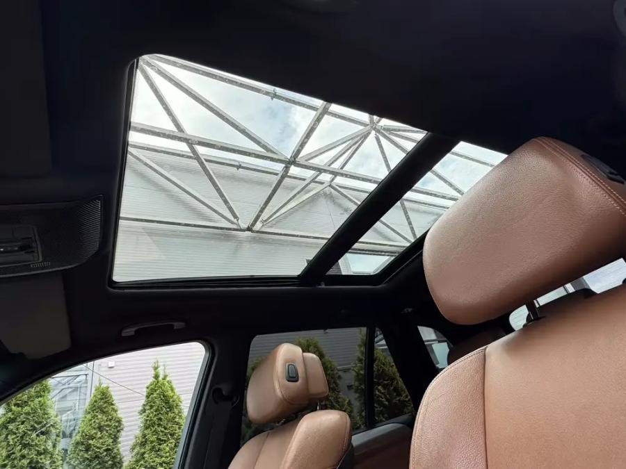 Black BMW X5 2008 in Riga, with an engine capacity of 3.00 L and mileage of 306 thousand km for 9300 €, photo 22 on AUTOMOTO.COM.LV