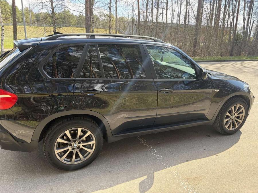 Melns BMW X5 2008 Visaginas, ar dzinēja tilpumu 3.00 L un nobraukumu 360 tūkst. km par 6000 €, foto 5 vietnē AUTOMOTO.COM.LV