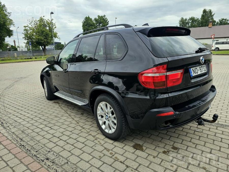 Melns BMW X5 2008 Dobele, ar dzinēja tilpumu 4.80 L un nobraukumu 312 tūkst. km par 8500 €, foto 4 vietnē AUTOMOTO.COM.LV