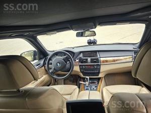 Melns BMW X5 2008 Dobele, ar dzinēja tilpumu 4.80 L un nobraukumu 312 tūkst. km par 8500 €, foto 6 vietnē AUTOMOTO.COM.LV