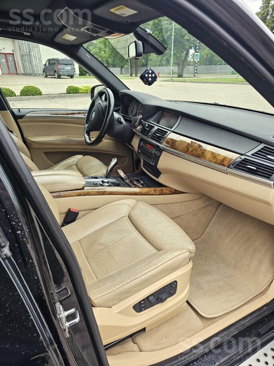 Melns BMW X5 2008 Dobele, ar dzinēja tilpumu 4.80 L un nobraukumu 312 tūkst. km par 8500 €, foto 7 vietnē AUTOMOTO.COM.LV