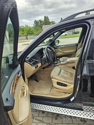 Melns BMW X5 2008 Dobele, ar dzinēja tilpumu 4.80 L un nobraukumu 312 tūkst. km par 8500 €, foto 10 vietnē AUTOMOTO.COM.LV