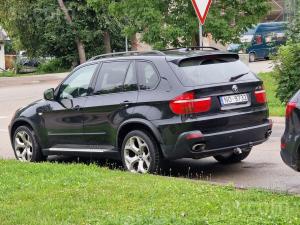 Melns BMW X5 2008 Dobele, ar dzinēja tilpumu 4.80 L un nobraukumu 312 tūkst. km par 8500 €, foto 13 vietnē AUTOMOTO.COM.LV