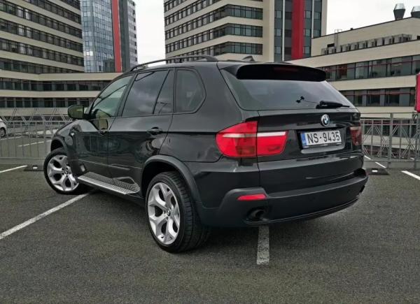 Melns BMW X5 2008 Rīga, ar dzinēja tilpumu 3.00 L un nobraukumu 304 tūkst. km par 10900 €, foto 4 vietnē AUTOMOTO.COM.LV