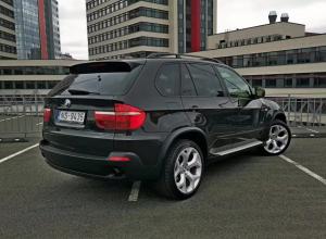 Black BMW X5 2008 in Riga, with an engine capacity of 3.00 L and mileage of 304 thousand km for 10900 €, photo 10 on AUTOMOTO.COM.LV