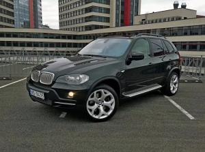 Black BMW X5 2008 in Riga, with an engine capacity of 3.00 L and mileage of 304 thousand km for 10900 €, photo 13 on AUTOMOTO.COM.LV