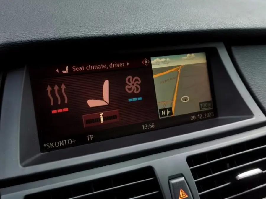 Black BMW X5 2008 in Riga, with an engine capacity of 3.00 L and mileage of 304 thousand km for 10900 €, photo 19 on AUTOMOTO.COM.LV