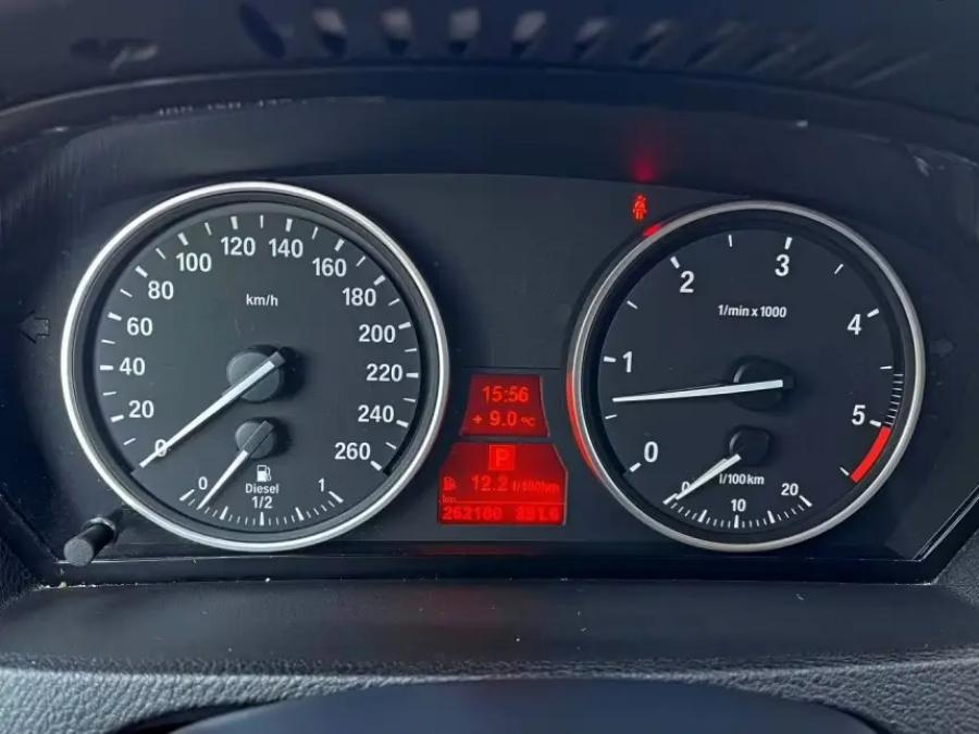 Black BMW X5 2008 in Riga, with an engine capacity of 3.00 L and mileage of 262 thousand km for 11290 €, photo 16 on AUTOMOTO.COM.LV