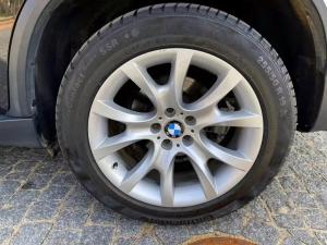 Black BMW X5 2008 in Riga, with an engine capacity of 3.00 L and mileage of 262 thousand km for 11290 €, photo 20 on AUTOMOTO.COM.LV