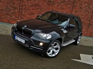 Black BMW X5 2008 in Riga, with an engine capacity of 3.00 L and mileage of 297 thousand km for 12100 €, photo  on AUTOMOTO.COM.LV