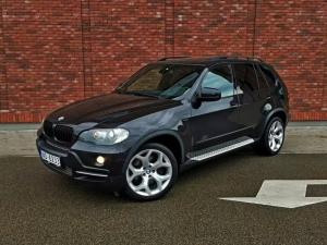 Black BMW X5 2008 in Riga, with an engine capacity of 3.00 L and mileage of 297 thousand km for 12100 €, photo 3 on AUTOMOTO.COM.LV