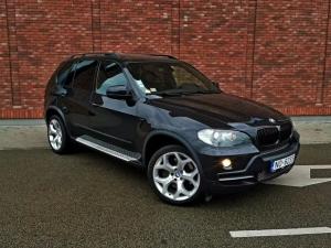 Black BMW X5 2008 in Riga, with an engine capacity of 3.00 L and mileage of 297 thousand km for 12100 €, photo 5 on AUTOMOTO.COM.LV