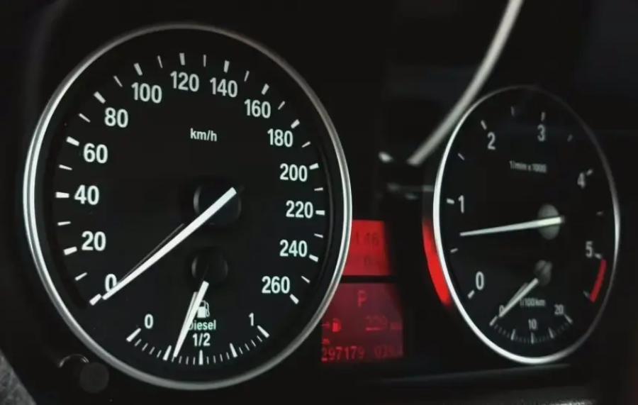 Black BMW X5 2008 in Riga, with an engine capacity of 3.00 L and mileage of 297 thousand km for 12100 €, photo 17 on AUTOMOTO.COM.LV