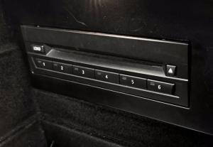 Black BMW X5 2008 in Riga, with an engine capacity of 3.00 L and mileage of 297 thousand km for 12100 €, photo 22 on AUTOMOTO.COM.LV
