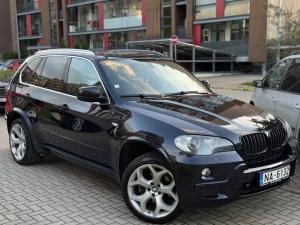Black BMW X5 2008 in Riga, with an engine capacity of 3.00 L and mileage of 317 thousand km for 8990 €, photo  on AUTOMOTO.COM.LV
