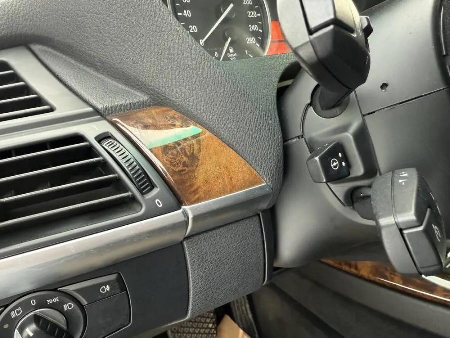 Melns BMW X5 2008 Rīga, ar dzinēja tilpumu 3.00 L un nobraukumu 258 tūkst. km par 5000 €, foto 25 vietnē AUTOMOTO.COM.LV