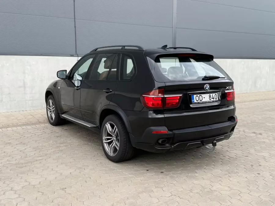 Melns BMW X5 2008 Rīga, ar dzinēja tilpumu 3.00 L un nobraukumu 247 tūkst. km par 3200 €, foto 6 vietnē AUTOMOTO.COM.LV