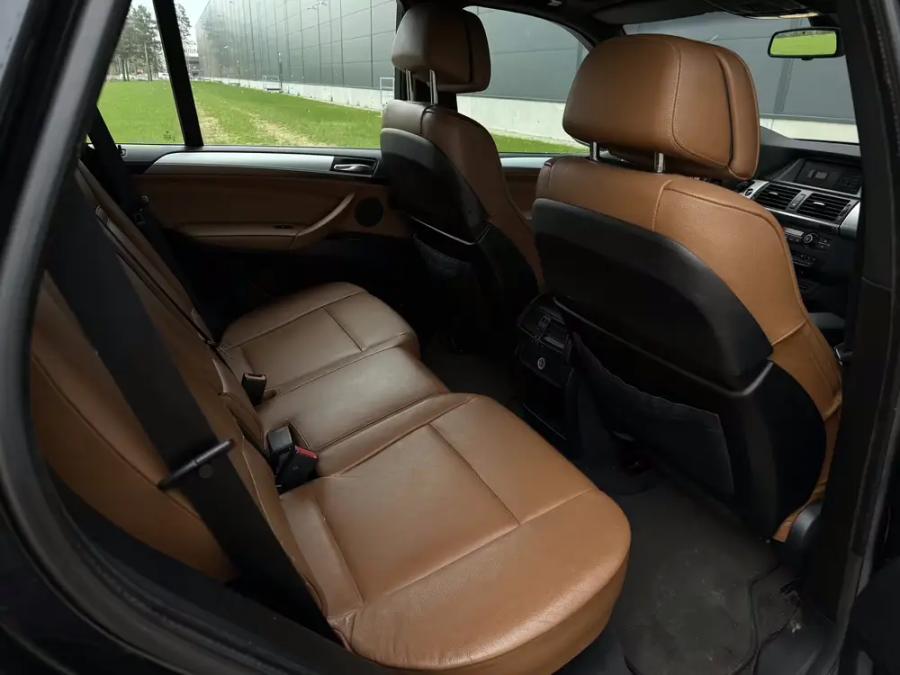 Melns BMW X5 2008 Rīga, ar dzinēja tilpumu 3.00 L un nobraukumu 247 tūkst. km par 3200 €, foto 10 vietnē AUTOMOTO.COM.LV